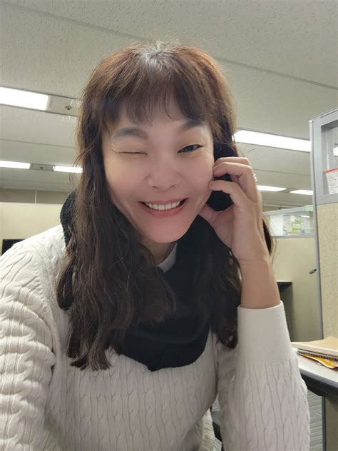 超冷的週一 陽光確定是騙人的 還好我穿了加絨背心 一路上 跟自己對話 唸心經 除了讓自己一路平安外 好好的跟自己說說話 聽聽自己的聲音 聽聽