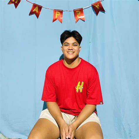 Seth G Villanueva