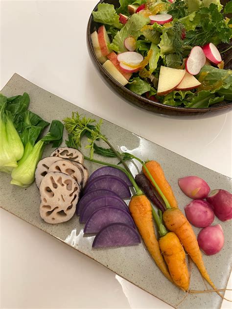 연말 파티에는 채소 플레이트