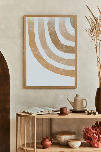 콘솔 모의 포스터 프레임 주전자 및 우아한 개인 액세서리와 거실 인테리어 디자인의 창조적 인 구성 공간을 복사합니다 템플렛 0명에 대한 스톡 사진 및 기타 이미지 Istock