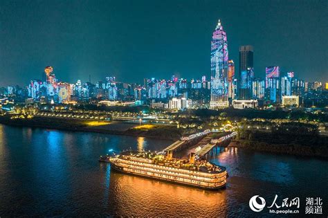武漢長江燈光秀深情表白祖國 傾城時光驚艷亮相 國際在線