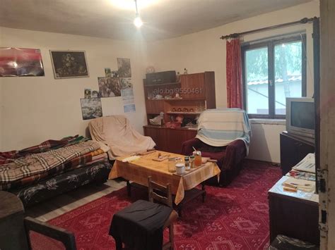 Търговище Самостоятелна едноетажна къща Едноетажна къща 100 кв м РЗП 950 кв м двор Къщи Вили