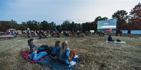 Ciné en Plein Air L appel de la forêt avec Un été à Saint Malo Kidiklik