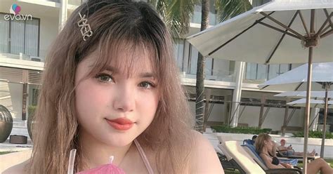 Hot Girl Hải Dương Từng Thu Nhỏ Vòng 1 Tái Xuất Với đồ Tắm được Khen