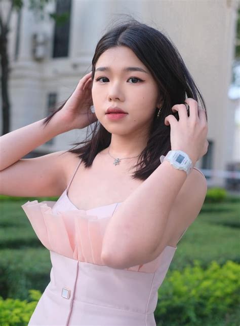 ស្រីនា មើលយូរទៅកាន់តែស្អាត ឃ្យូតដូចកូរ៉េ Khmerload Cambodia Latest News