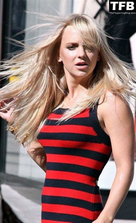 Anna Faris Nude Sexy Photos The Fappening Plus