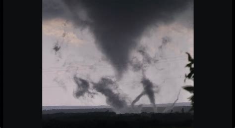 Multiple Vortex Tornado