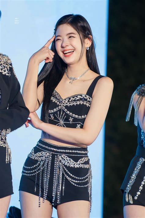 Pin By Fiona On Choi Lia Korean Celebrities Preformance Outfits