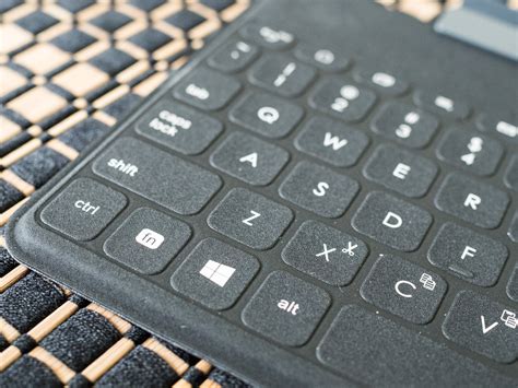 A Quick Look At The Logitech Keys To Go Ultraportable Keyboard Android Central