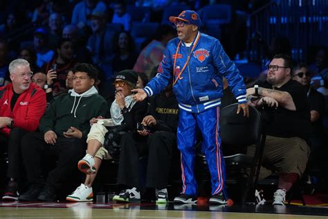 Knicks Superfan Spike Lee Heckles Deaaron Fox With 4 Word Message