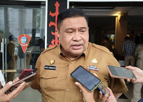 Maju Di Pilkada Sekkot Ambon Nyatakan Siap Mundur Diri Dari Asn