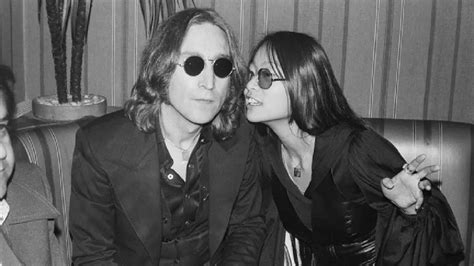 Así Luce Hoy May Pang La Novia Que Yoko Ono Le Consiguió A John Lennon A Los 72 Años Mdz Online