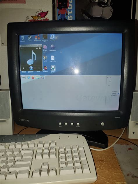 Why Can The Taskbar Come Up This High R Windows7