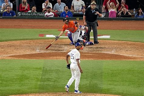 Jose Altuve 逆轉3分砲 太空人3比2聽牌 緯來體育新聞 Line Today