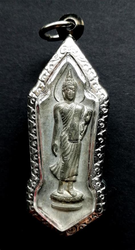 พระ 25 พุทธศตวรรษ เนื้อชิน พิมพ์นิยมมีเข็ม Ennxo