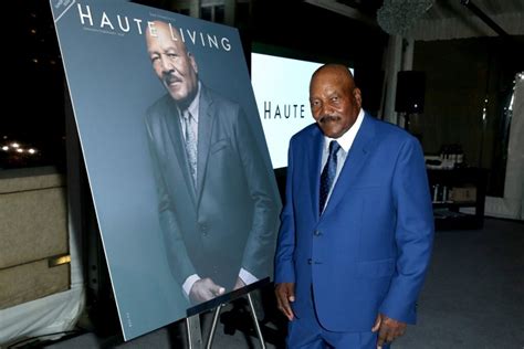 Jim Brown Legendary Nfl Running Back Passes Away As The Sports World Shares Tributes