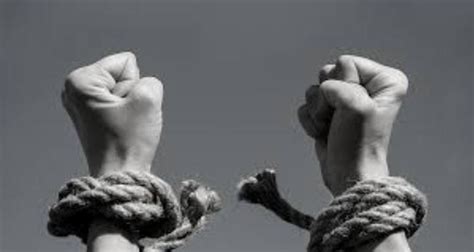 Après 33 Jours De Captivité Les Ravisseurs Ont Libéré Les Deux Derniers Religieux De La