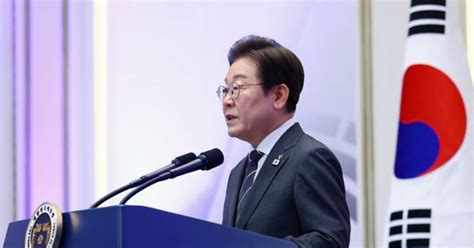 李대통령 국정지지율 59 7 … 민주 50 6 국힘 30 0 [리얼미터]