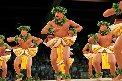 Hawaiian Hula Dancers Men And Women