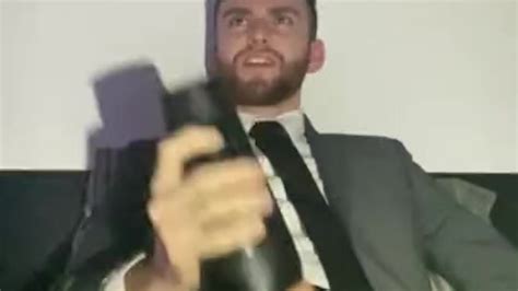 Fumando E Fodendo Uma Cona De Plástico De Fato Parte 2 Vídeo De