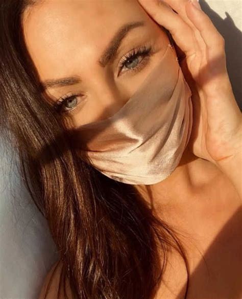 31 Celebrities Wearing Face Masks Best A List Face Coverings To Shop