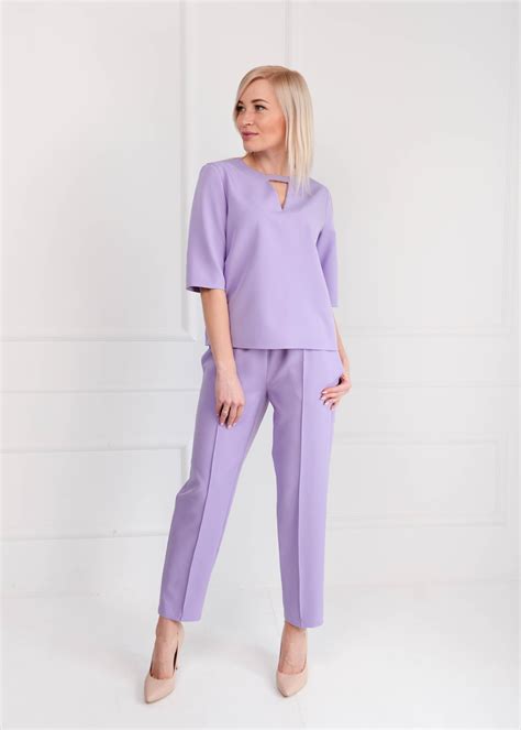 Лавандовый Женский Брючный Костюм — Купить Недорого на Bigl.ua (1412176652)