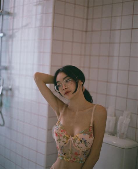 เรน รัตนาภรณ์ สาวสวยสุดเซ็กซี่ สะกดใจหนุ่ม ๆ ทั้งโซเชียล