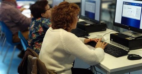 Todos Los Grupos De Asamblea Madrid Respaldan Una Iniciativa Para Que
