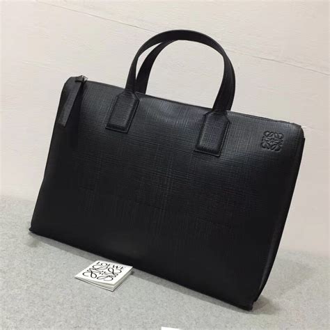 罗意威官网 Goya Simple Briefcase 系列男士手提款公文包 古馳包包價 迪奧包包所有款式 愛馬仕鉑金包