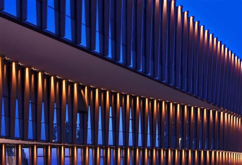 Simes Lights Up Twinset Headquarter Lighting Twinset Shape Facade Design Copper