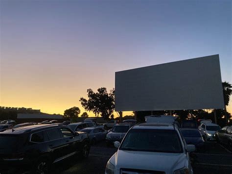 West Wind Capitol Drive In Theatre In San Jose Showtimes And Tickets