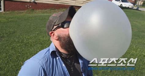 풍선껌 불기 세계 기록 보유자 온게임넷 프로에 출연할까