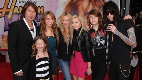 Miley Cyrus Mom Slams Billy Ray Cyrus Claims Hannah Montana