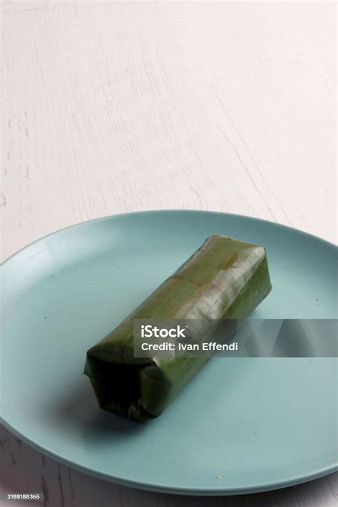 인도네시아 전통 음식 요리 사업 프라이드 치킨 아얌 고렝 오이 칠리 소스 아시아 요리 0명에 대한 스톡 사진 및 기타 이미지 0명 굽기 그릇 Istock