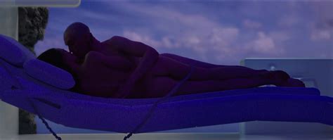 Голая Шарлотта Ле Бон в Realive