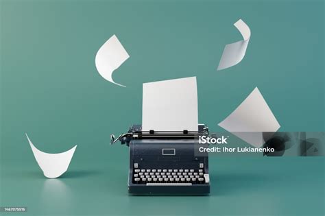책을 쓰기위한 타자기 오래된 타자기와 그 주위에 흰색 시트 3d 렌더링 타자기에 대한 스톡 사진 및 기타 이미지 타자기 작가 카피라이터 Istock