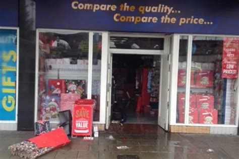Stockport Card Shop Fire Being Treated As Arson Manchester Evening News