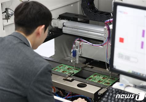 Semi 올해 반도체 제조 산업 회복세전자제품·ic 판매 증가 뉴스1
