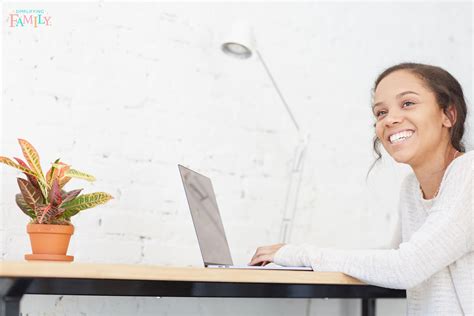 Declutter Your Office Space With These 8 Simple Hacks