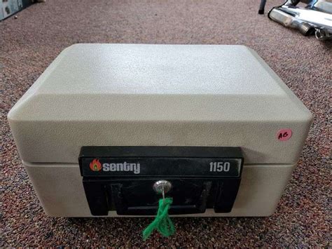 Sentry 1150 Portable Fireproof Safe Box Key Not Working Properly Bid Assets Online Auctions