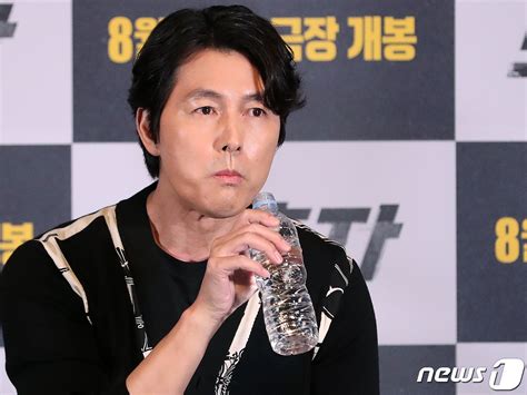 정우성 물 마시는 모습도 화보 뉴스1