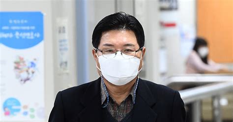 뇌물수수·횡령 홍문종 전 의원 징역 4년6개월 확정