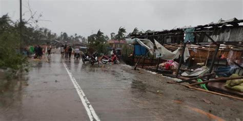 မိုခါ ဆိုင်ကလုန်းမုန်တိုင်းကြောင့် ရခိုင်ပြည်နယ်၊ စစ်တွေမြို့ ပျက်စီးမ