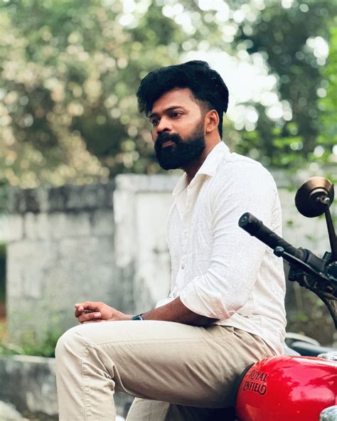 Vishnu Unnikrishnan Vishnuunnikrishnan • Instagram Photos And Videos