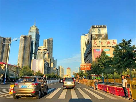 烟台栖霞最繁华的地方 栖霞最繁华的商业街 栖霞哪条街有 大山谷图库