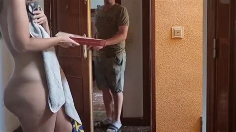 Lucky Delivery Guy Didn T Expect Her Client To Be Naked So He Took His Chance