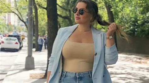 Как носить джинсы женщинам с полной фигурой 4 удачных примера и один главный совет