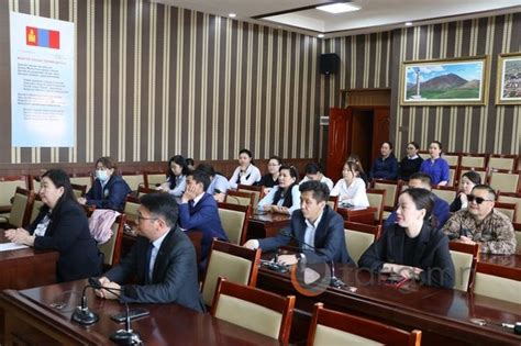 НЭГДҮГЭЭРТ ХҮҮХЭД НЭГДСЭН АЯН ЭХЭЛЛЭЭ