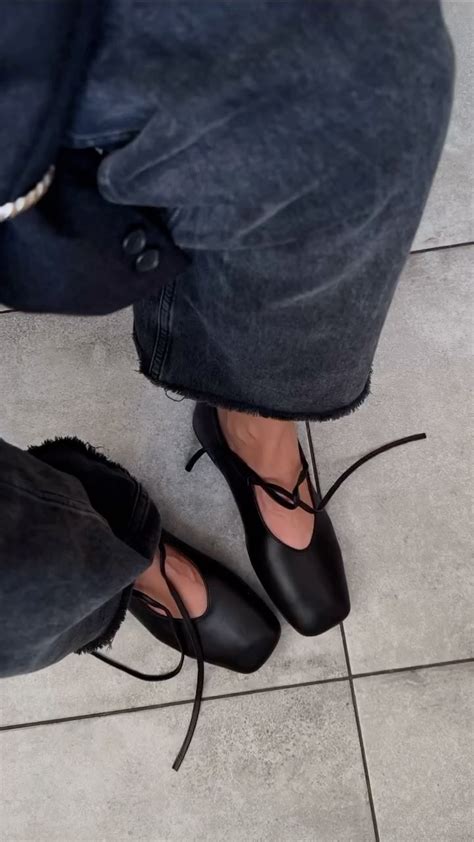 ЖІНОЧЕ ВЗУТТЯ СУМКИ РЕМЕНІ Лаковані витончені туфельки на низеньких підборах🤍 Червоні•Бордові