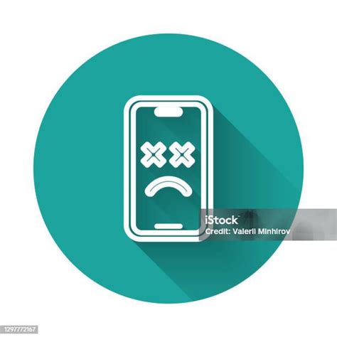 긴 그림자 배경으로 격리 된 화이트 라인 죽은 모바일 아이콘 사망 한 디지털 장치 이모티콘 기호 얼굴 감정을 보여주는 시체 스마트 폰 녹색 원 버튼입니다 벡터 그림자에 대한